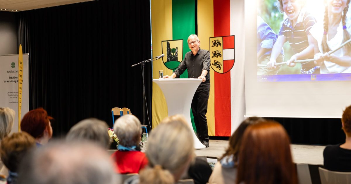 Ein Abend voller Fülle mit Arnold Mettnitzer im Campus Moosburg – Marktgemeinde Moosburg