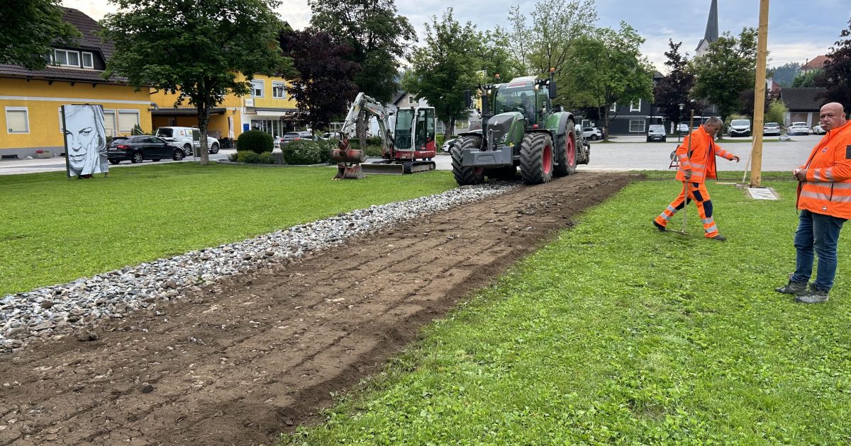 Schotterrasen in der Schlosswiese errichtet – Marktgemeinde Moosburg